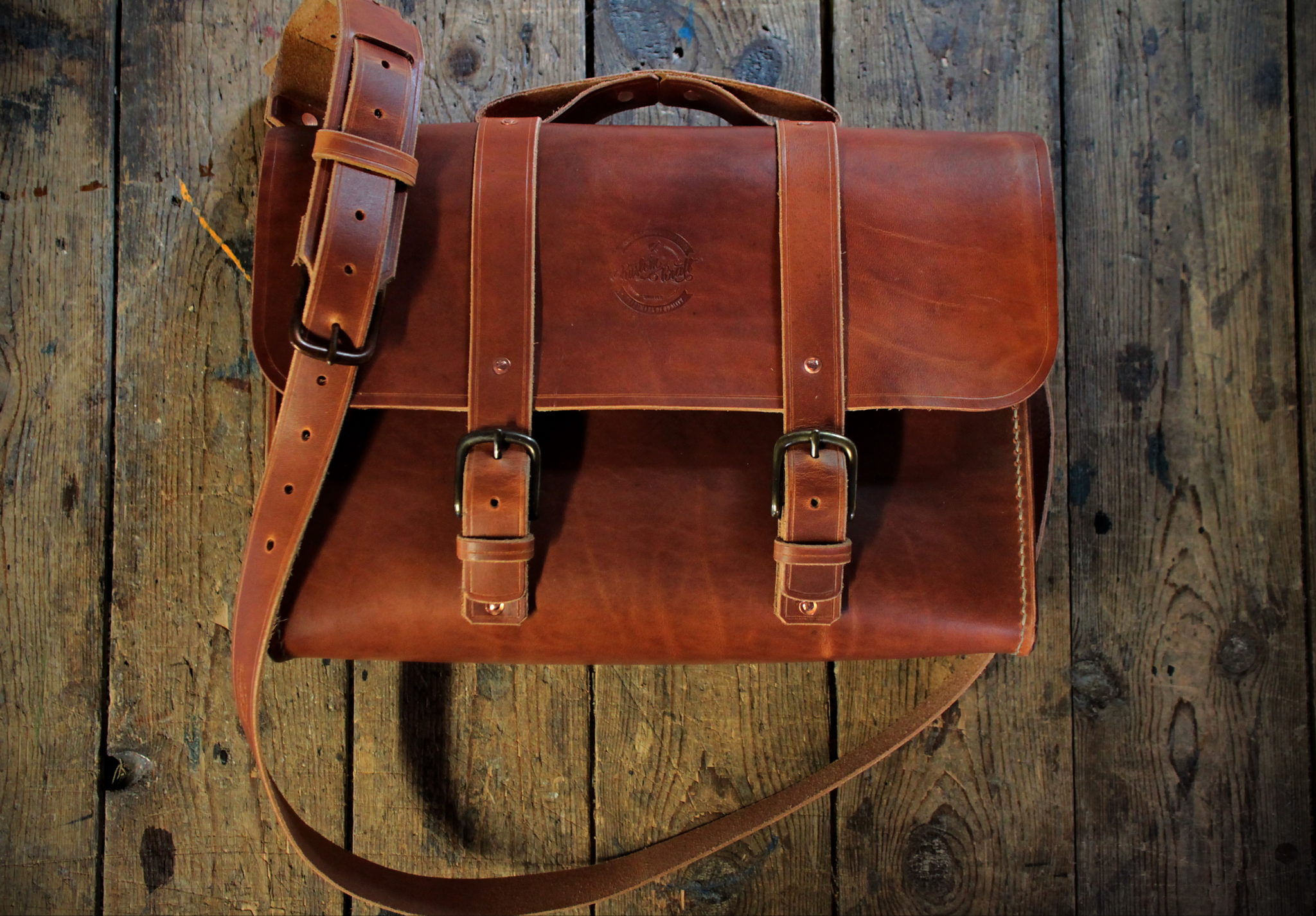 Klassische Ledertasche (pullup braun) - kustomkraft handmade boots